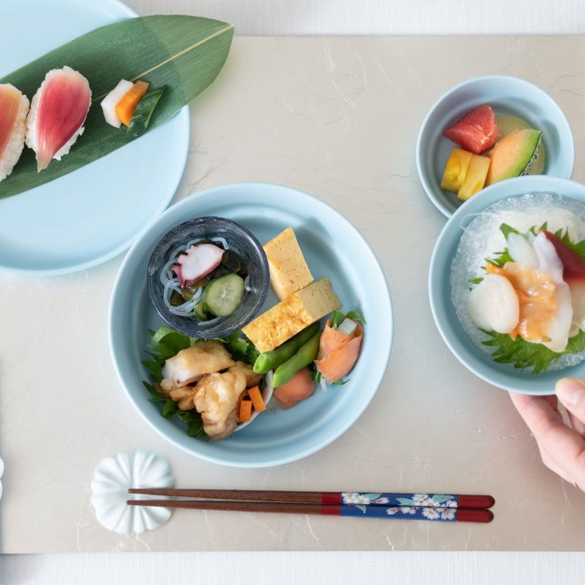Table Setting #195 Summer's Charm: Dining in Hydrangea Colors