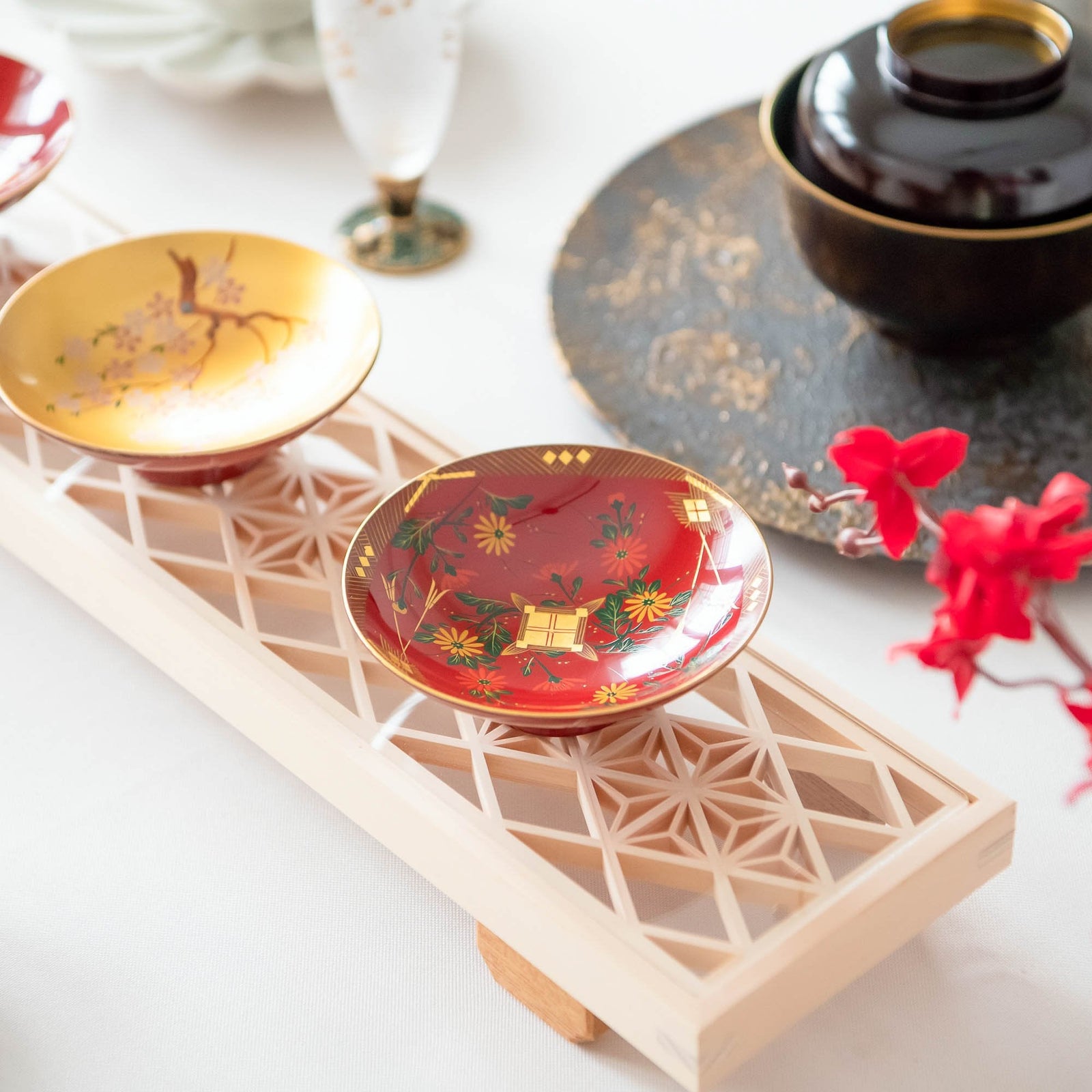 Red Chrysanthemum Sakazuki Flat Sake Cup with Stand