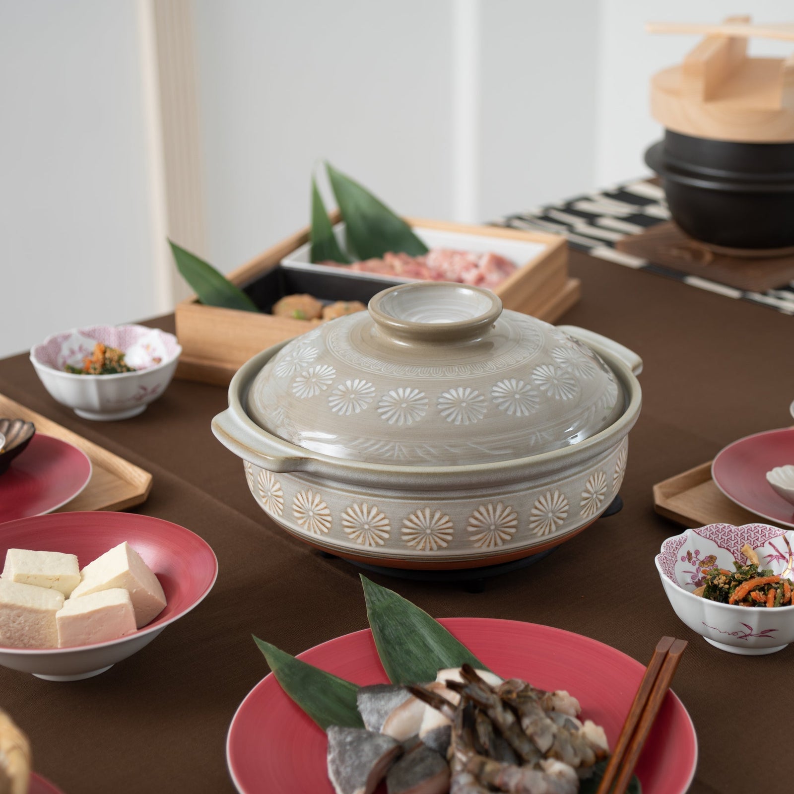 Mishima Donabe Japanese Clay Pot for 3 to 4 People
