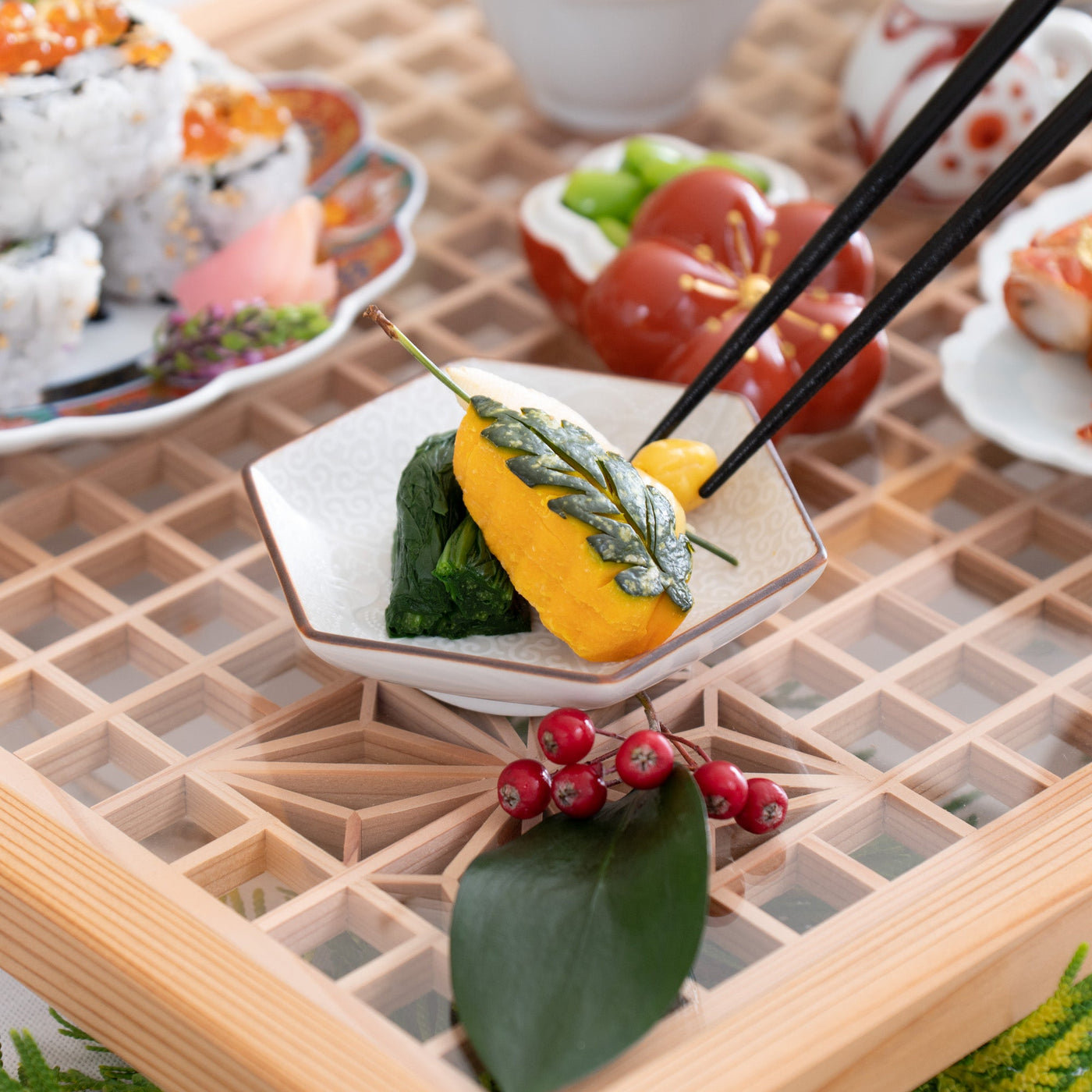 Hachi-Kutani Plover Hexagonal Sauce Plate