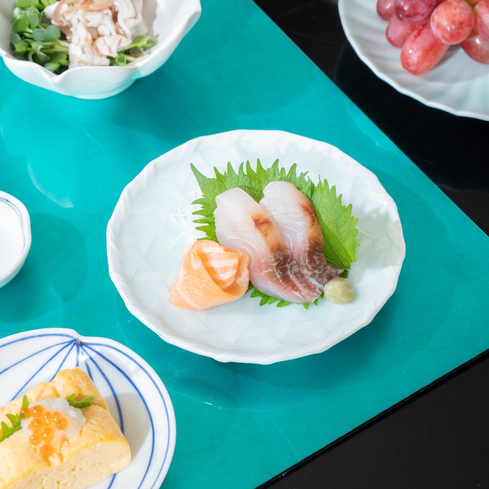 Medaka Rice Fish Chrysanthemum Sauce Plate