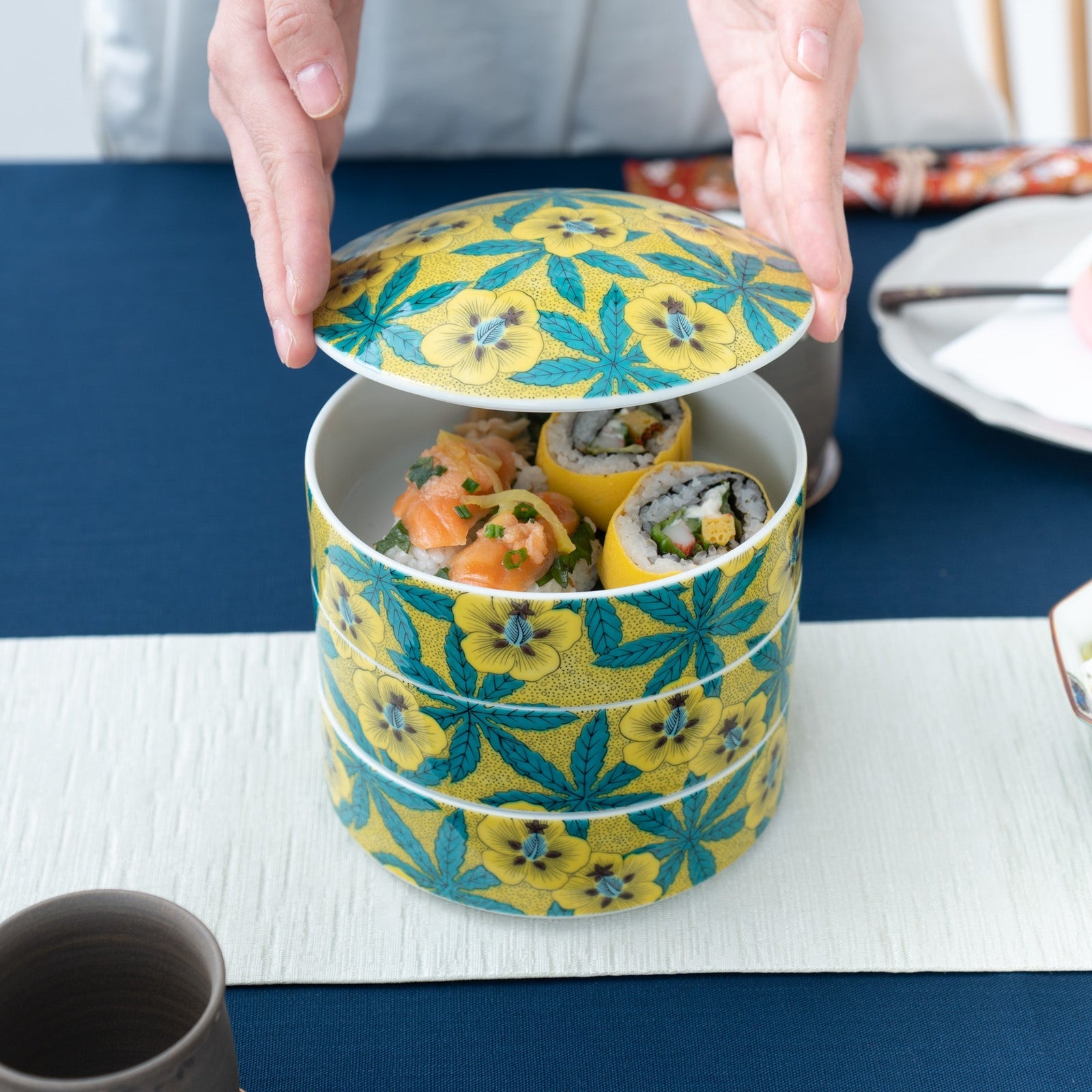 Yoshidaya Hibiscus Three Tiers Jubako Bento Box