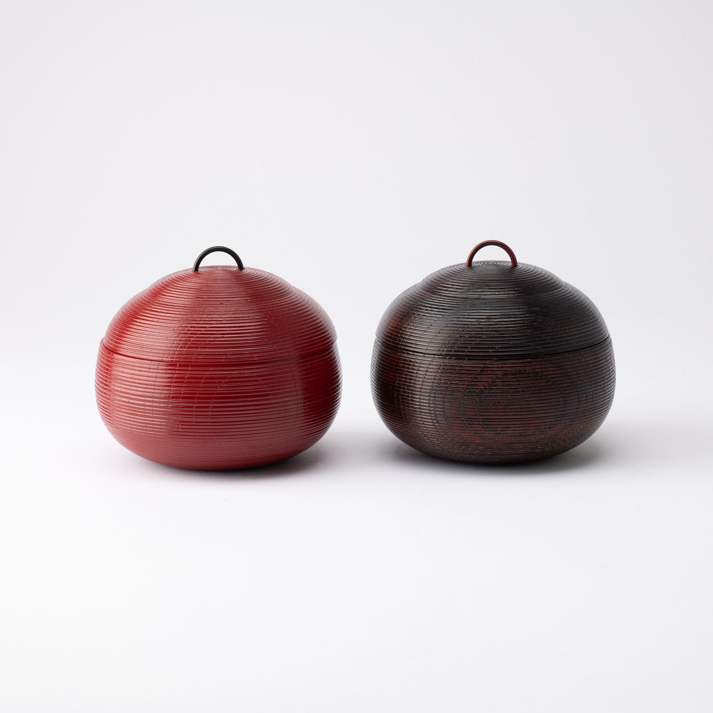 Concentric Circle–Patterned Round Candy Box