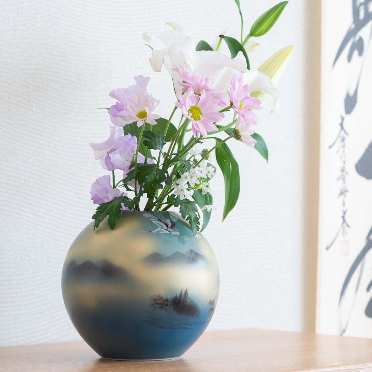 Kutani Ware Two Cranes and Landscape Japanese Flower Vase – Japanese ...
